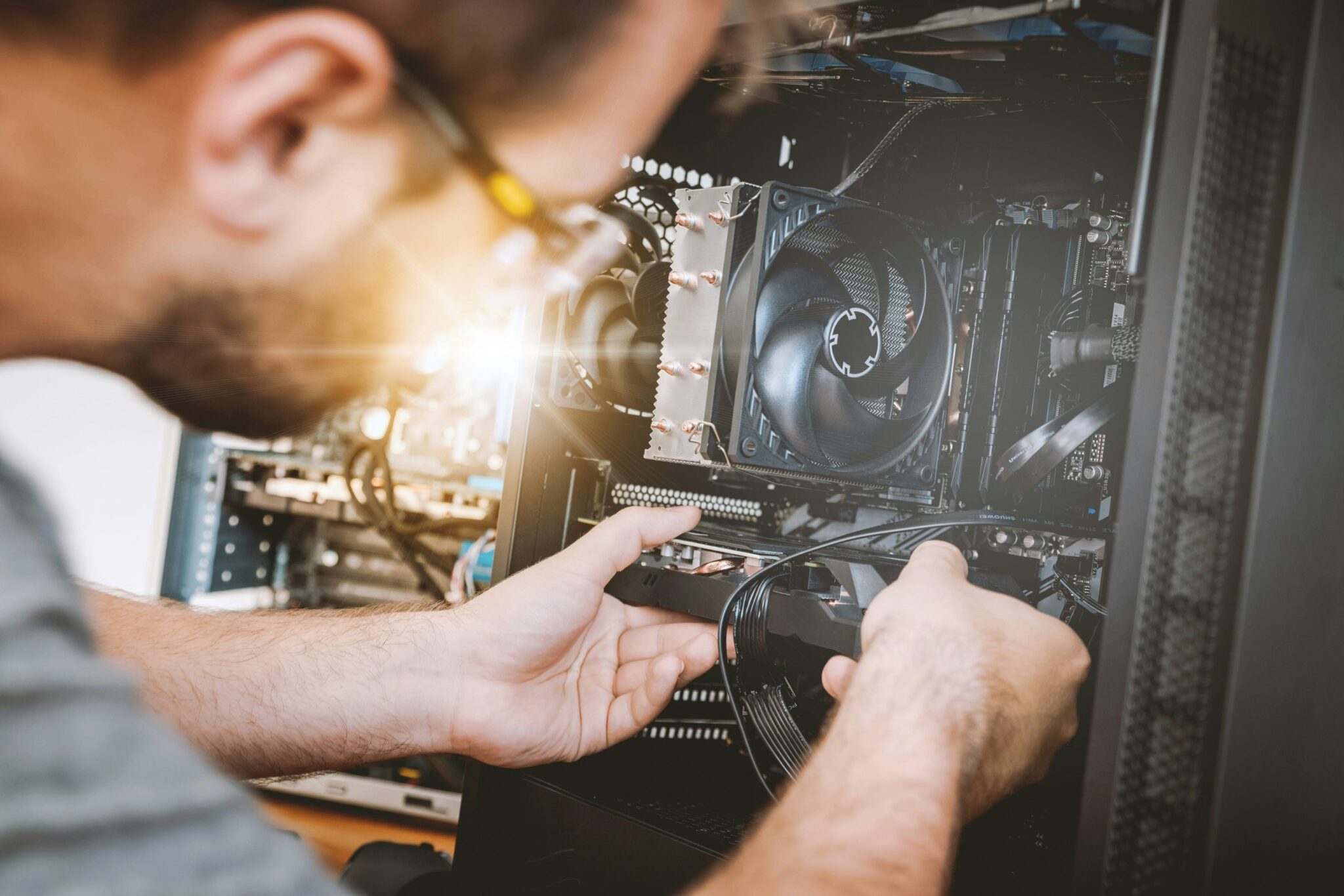 Ce este hardware-ul si ce trebuie sa stii despre acesta? - KodingTech